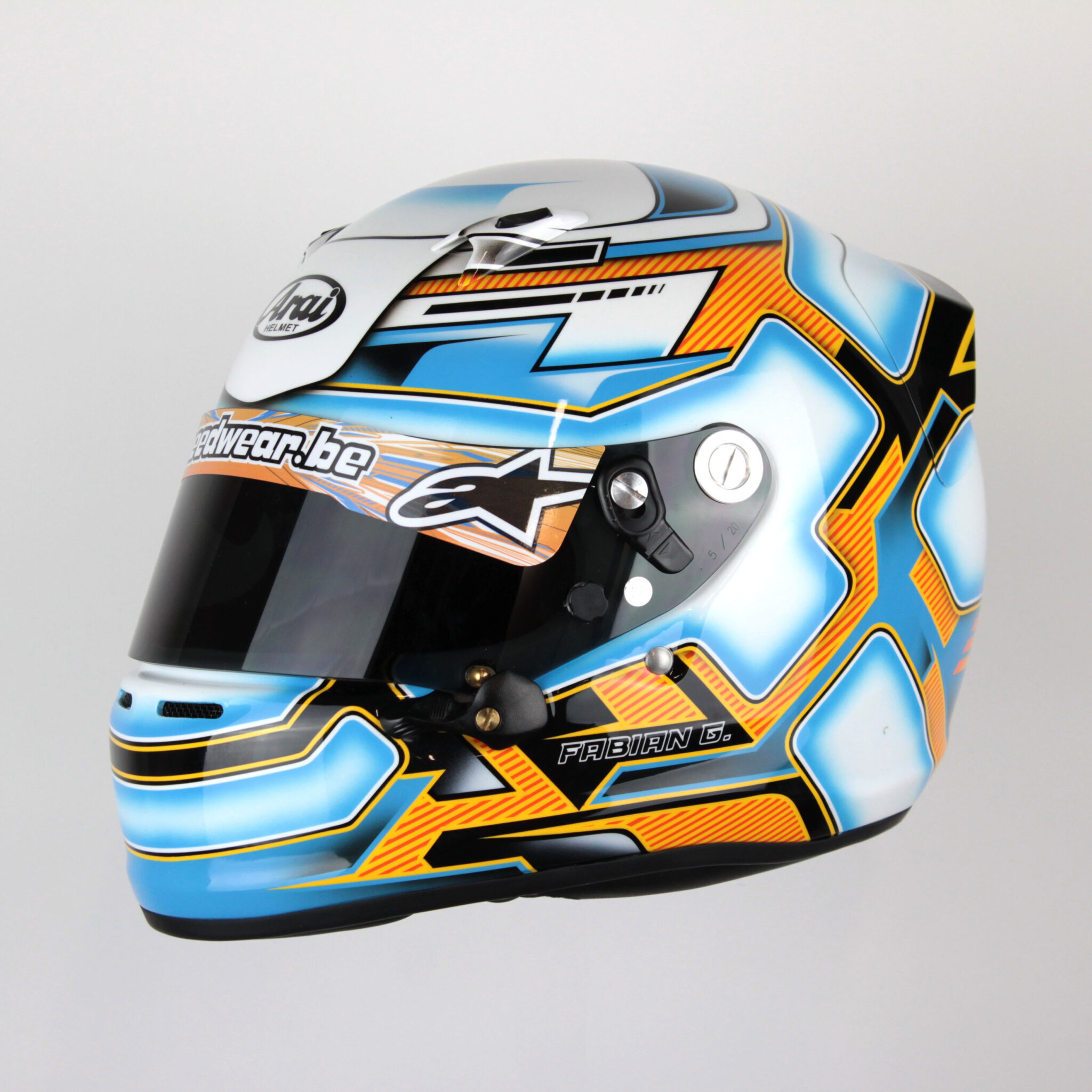Personalisatie helmen uw autosport helm of karthelm in eigen stijl